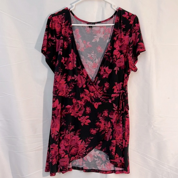 torrid | Tops | 123 Torrid Wraparound Pink And Black Flower Top Nwot ...